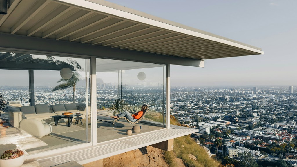 The Stahl House tourists don't get to see (like that bathroom with a ...