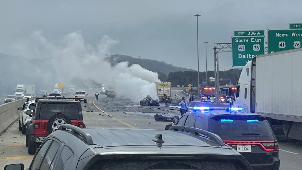 3 People Killed In Crash That Shuts Down I 75 In North Georgia