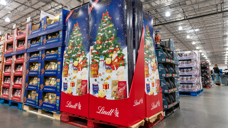 The Costco holiday treat bundle that shoppers say is perfect for gifting