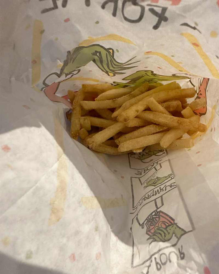 I tried McDonald's "Grinch Meal," and I was totally shocked by these ...