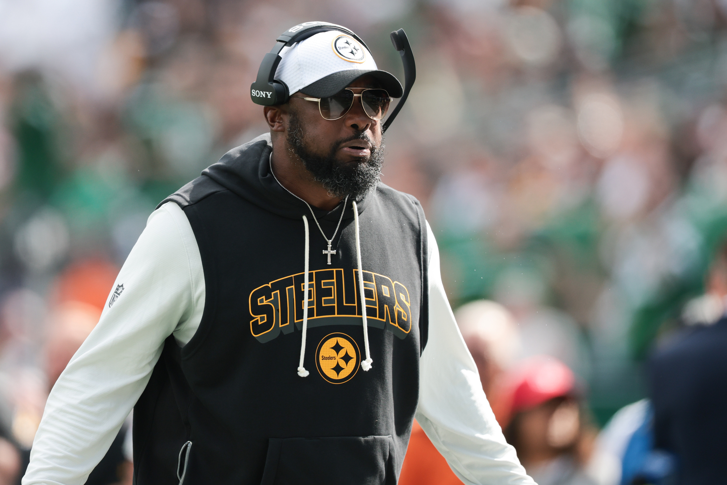 How Christian Kuntz agrees with Steelers fans who chanted for Mike ...