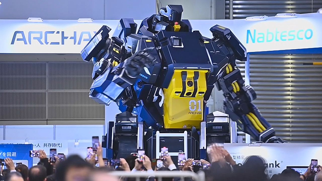 Next-generation robots of all kinds take center stage at Tokyo expo