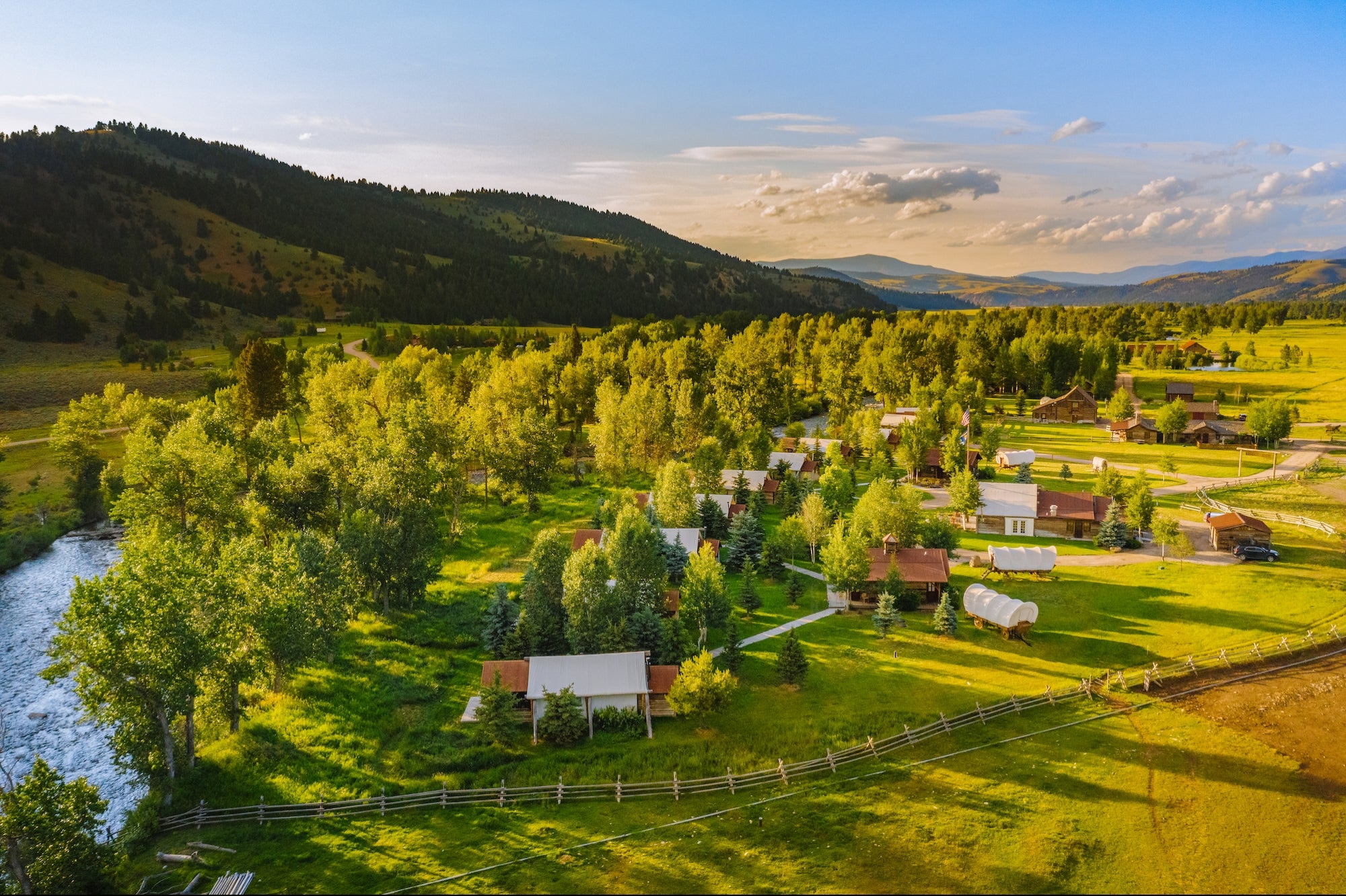 I stayed at a luxury ranch with $20K-a-night accommodations. Here's its ...