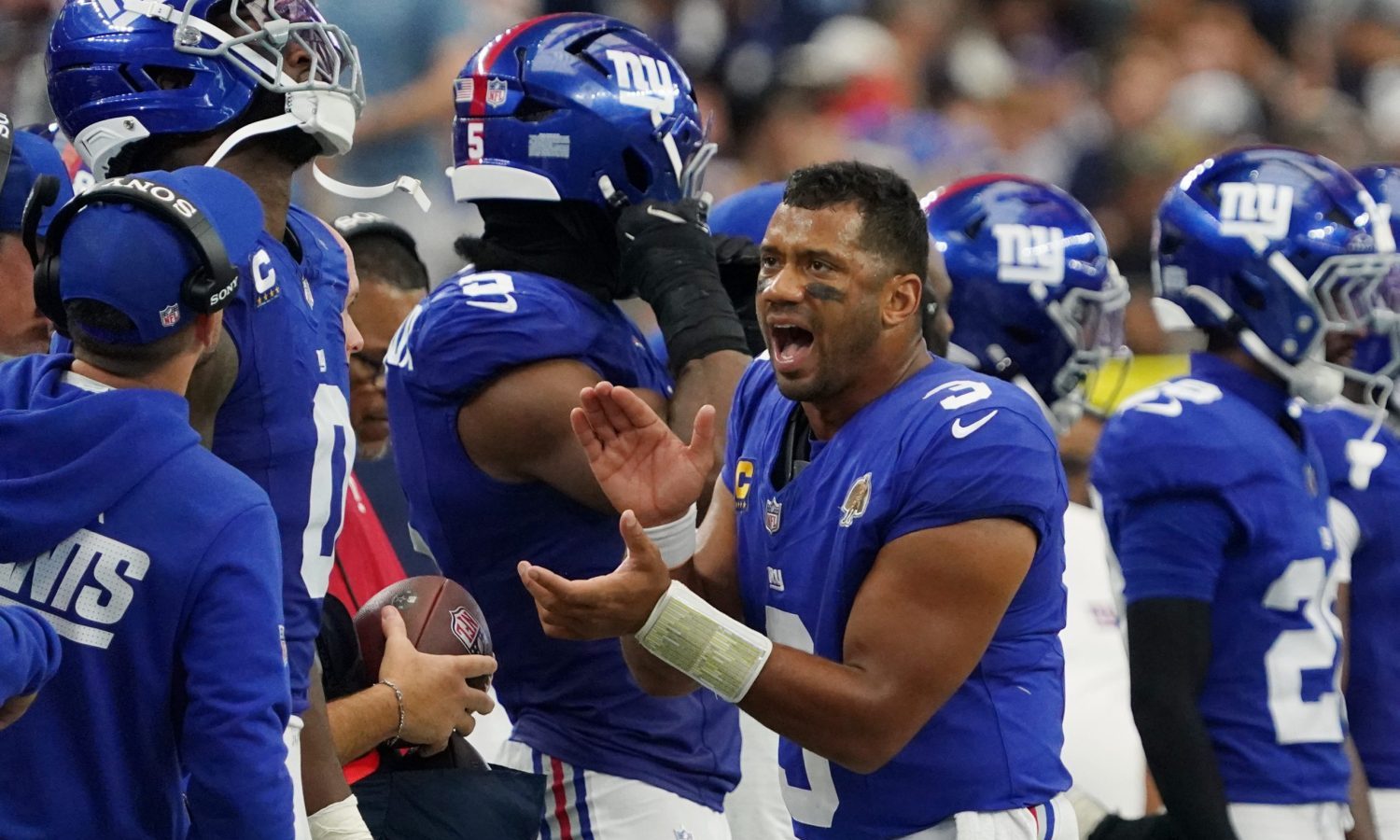 NFL star makes major announcement