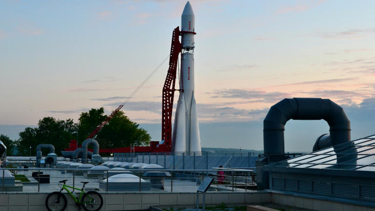 Russia damages its only active pad during ISS launch