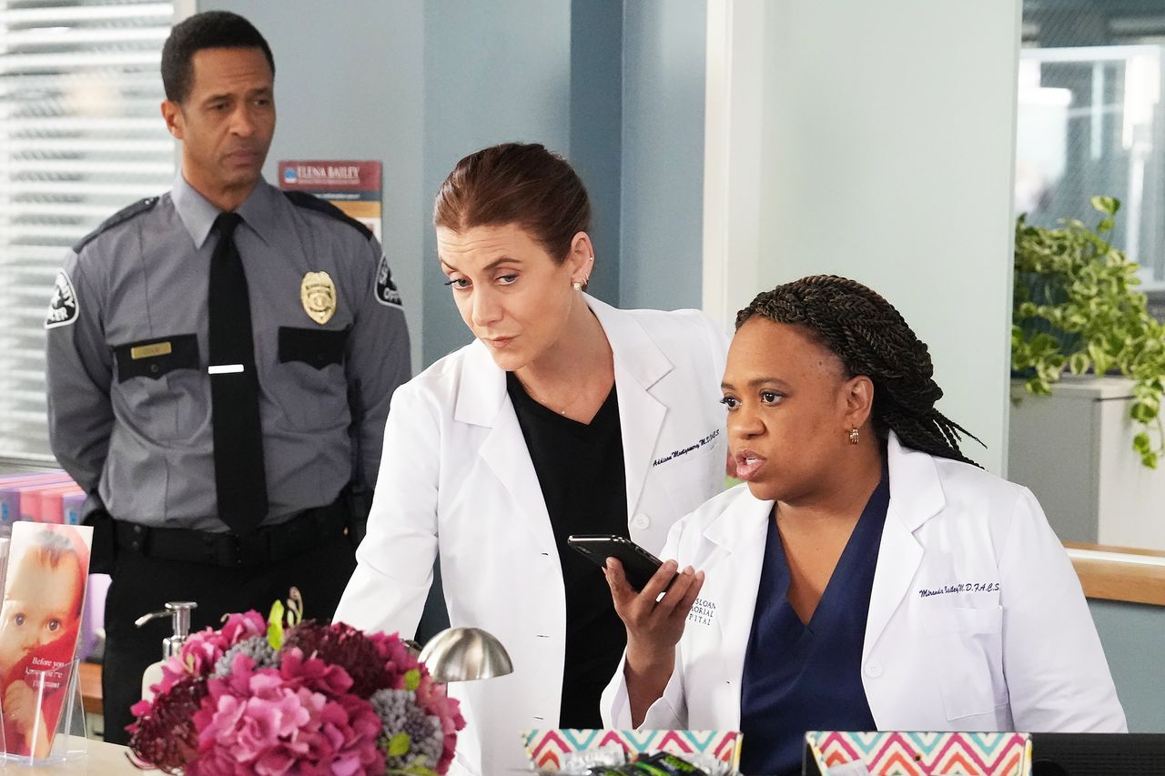 Kate Walsh returns to "Grey’s Anatomy" and makes shocking reveal about ...