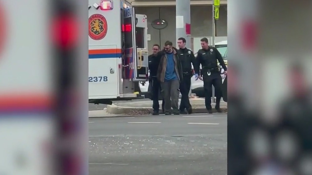 2 stabbed to death at Long Island deli