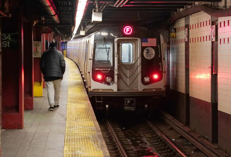 MTA to switch two major Queens train routes Monday — leaving some ...