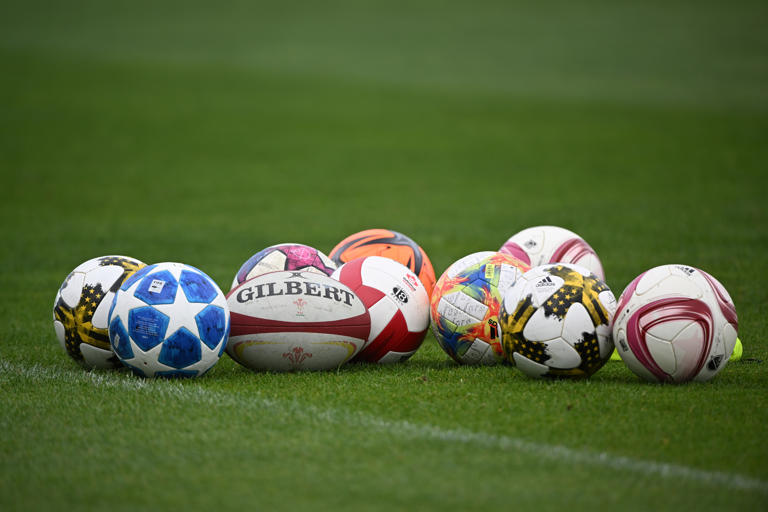 Gary Neville urges Man Utd players to feed one Red who’s making West ...