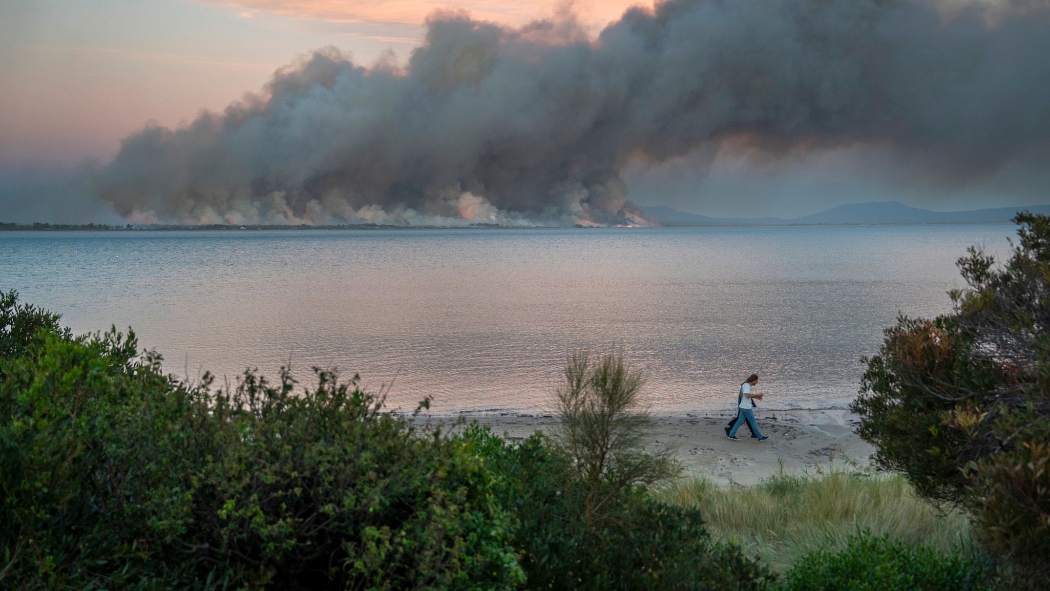 Dozens of property damaged in Dolphin Sands bushfire on Tasmania's east ...