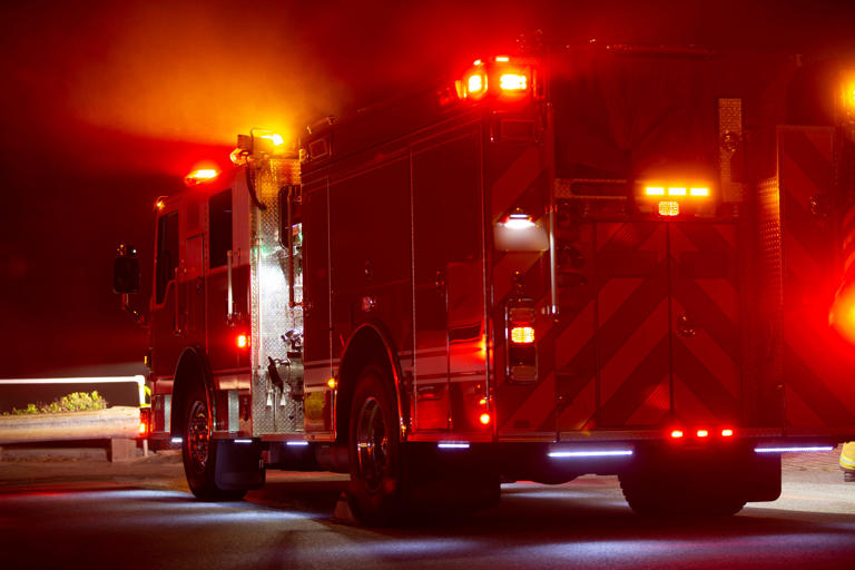 Firefighter injured as blaze rages through Boyle Heights commercial ...