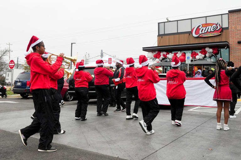 Raising Cane's opens first Memphis location to great fanfare