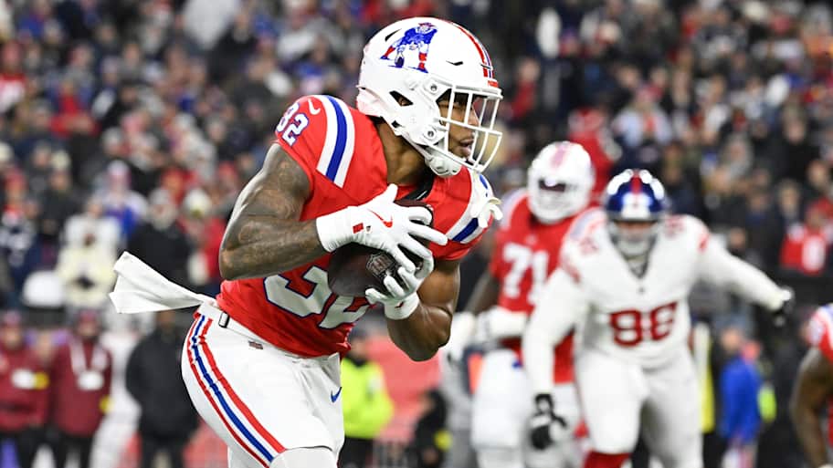 Patriots RB earns weekly and monthly honors