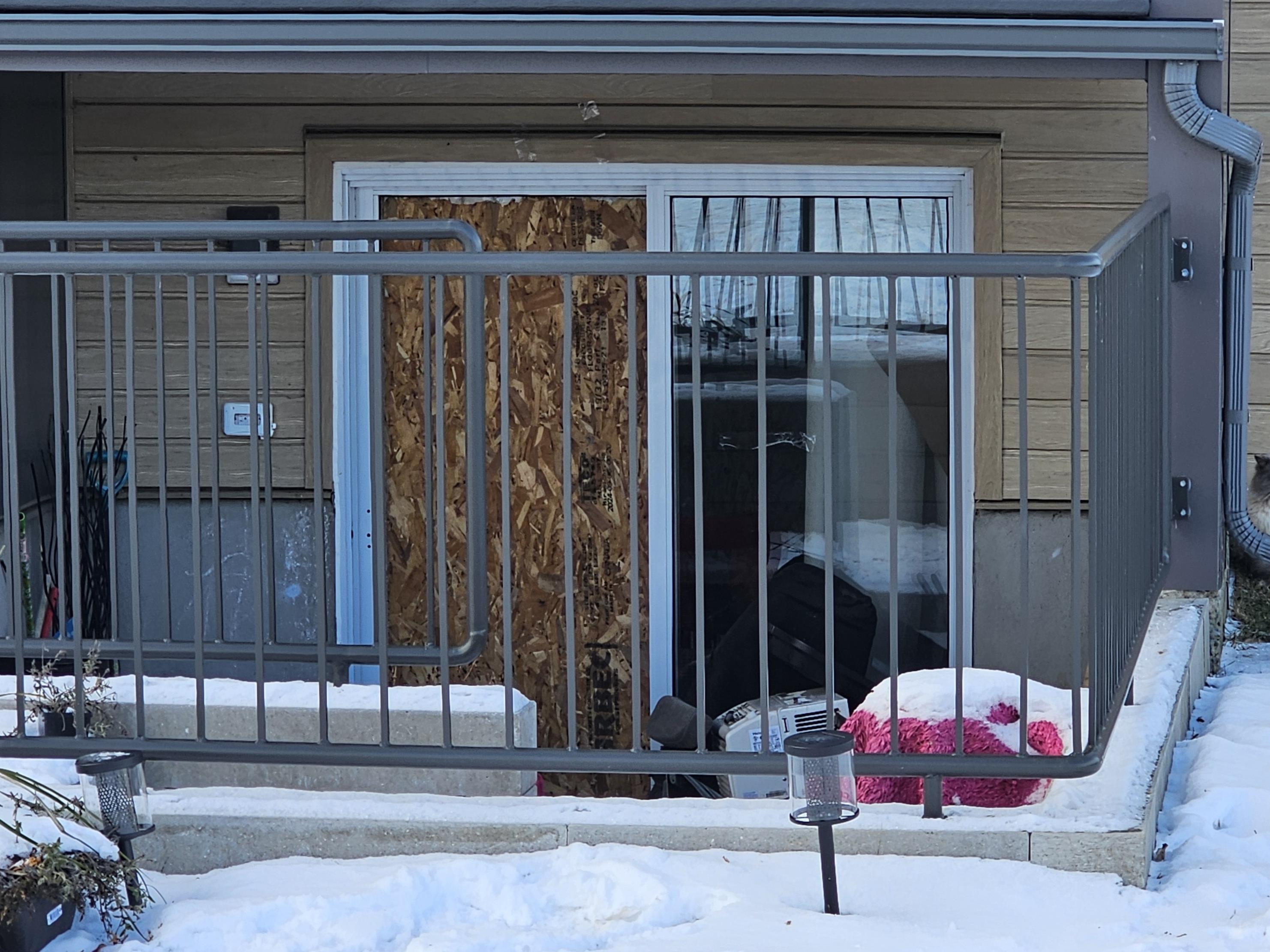 Perquisition près de l’école secondaire Jean-Nicolet : trois arrestations