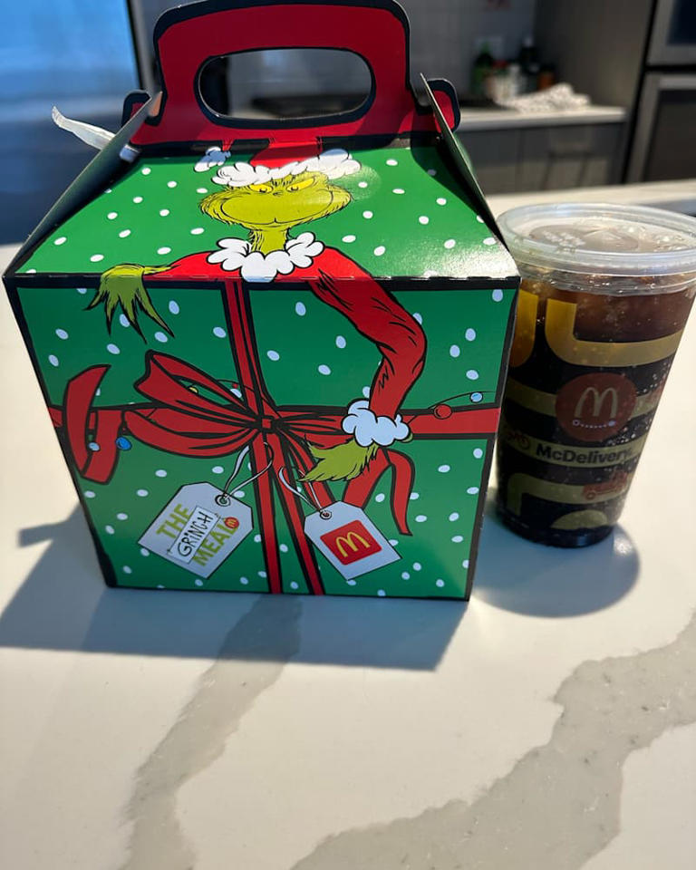 I tried McDonald's "Grinch Meal," and I was totally shocked by these ...