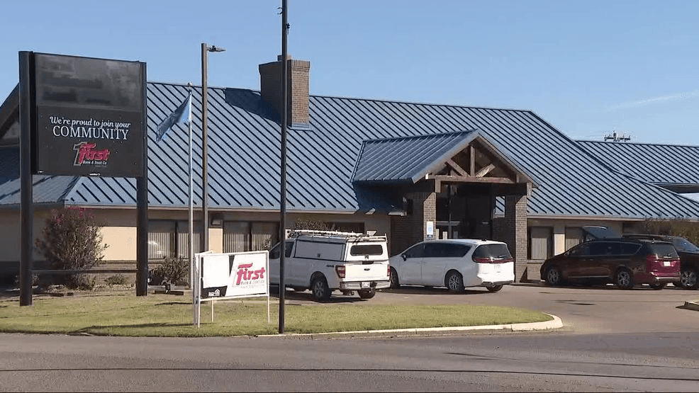 Former president of failed Oklahoma bank indicted for wire fraud