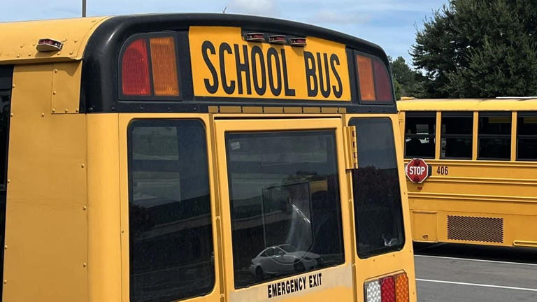 Wisconsin lawmakers look to require cameras on school bus stop signs