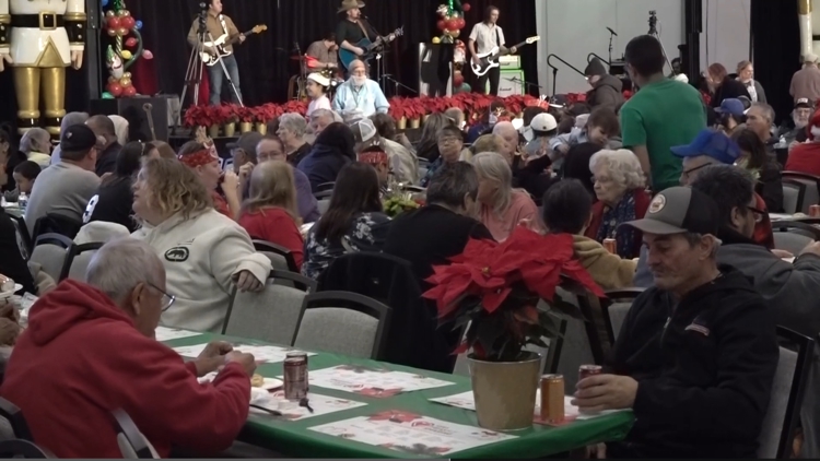 Thousands gather for HEB.'s Feast of Sharing holiday celebration