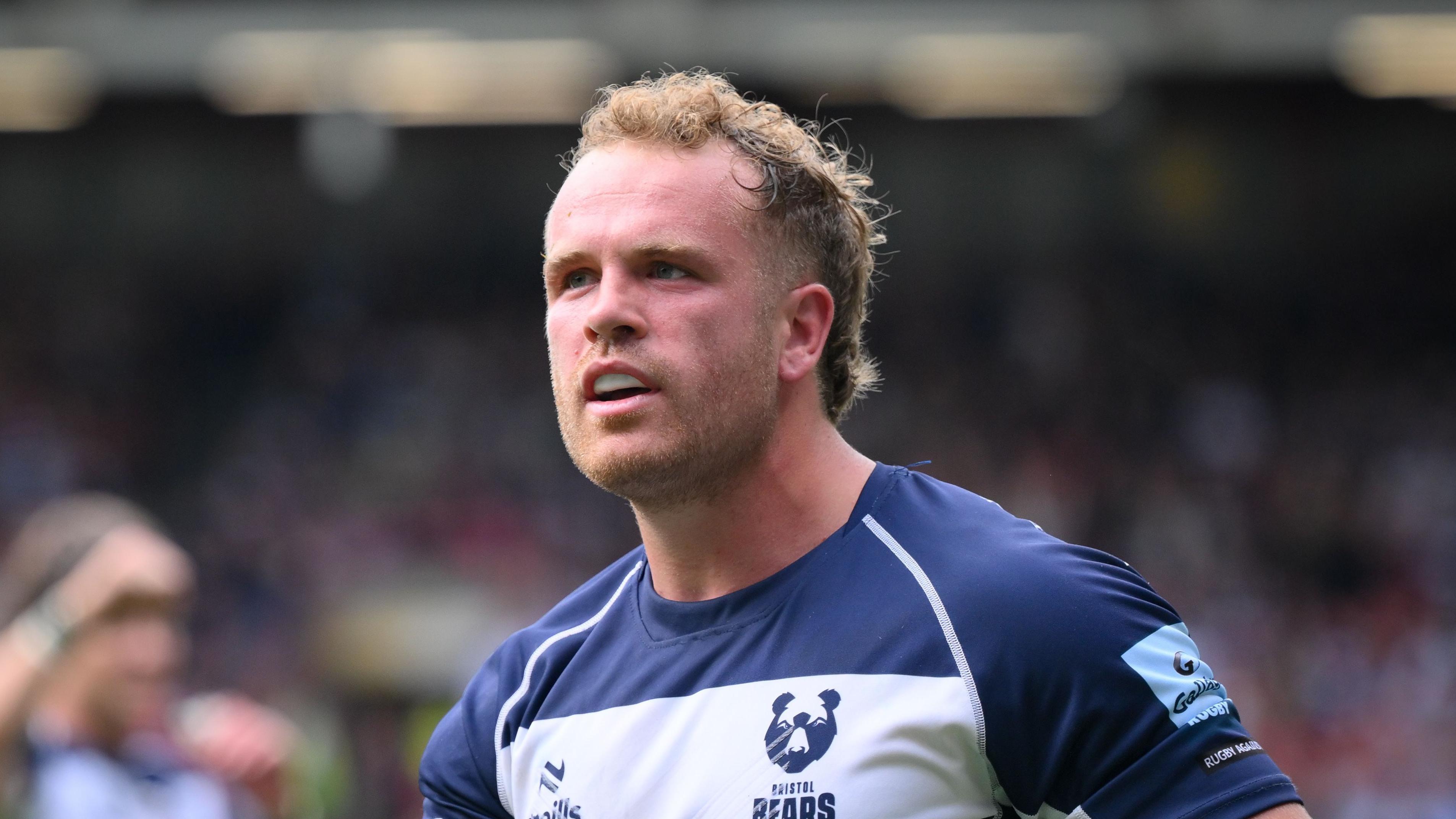 Centre Williams extends Bristol contract