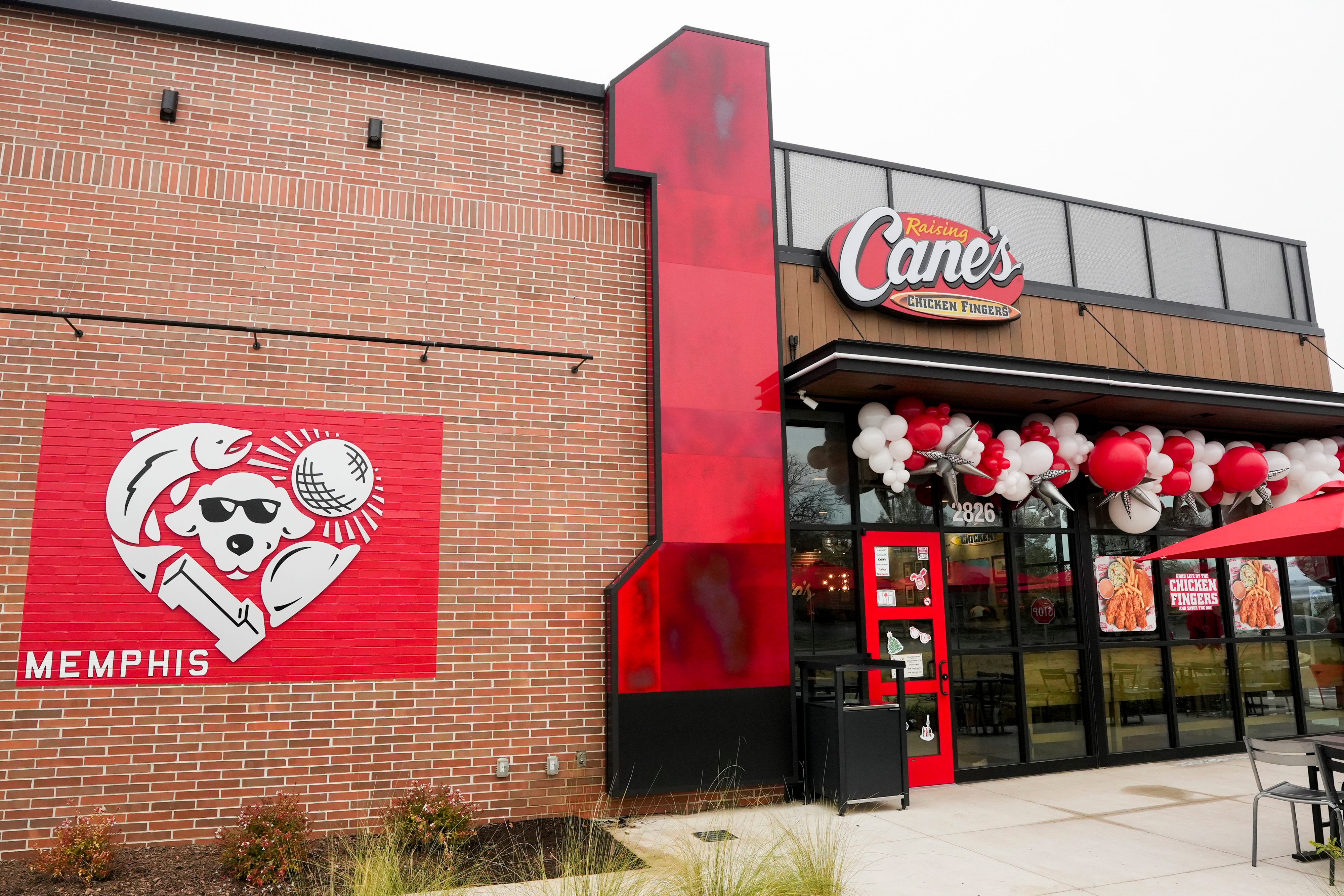Raising Cane's opens first Memphis location to great fanfare