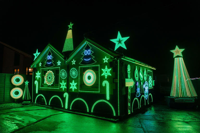 Gudgeheath Lane Christmas light show fires up for another year