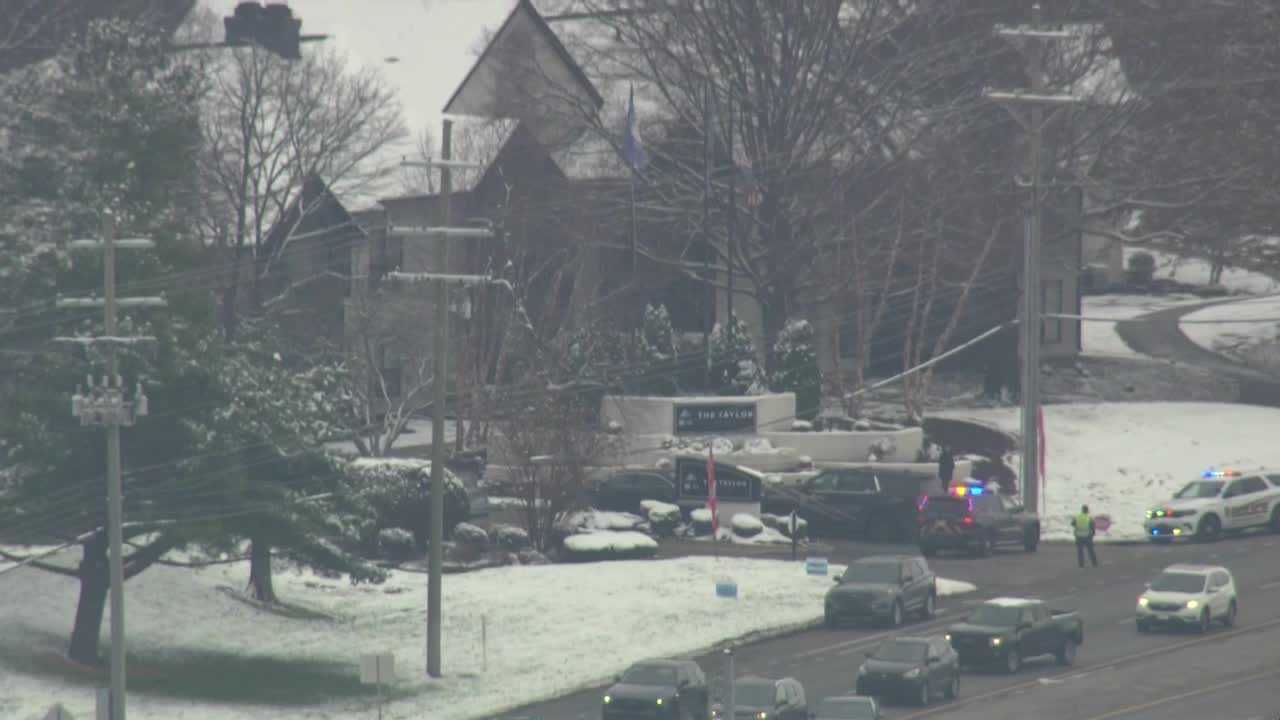 Coroner identifies 32-year-old man shot and killed by LMPD officers in ...