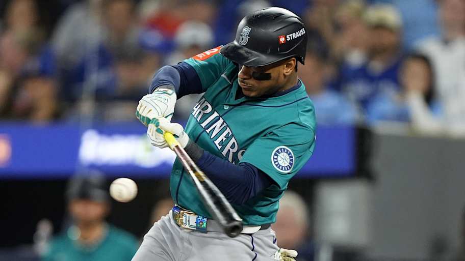Pirates facing competition for Mariners second baseman
