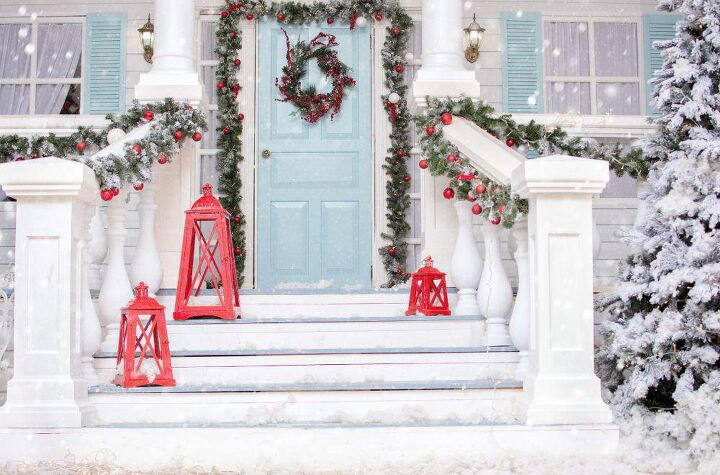 Upgrade your home's porch for Christmas with smart DIY tricks