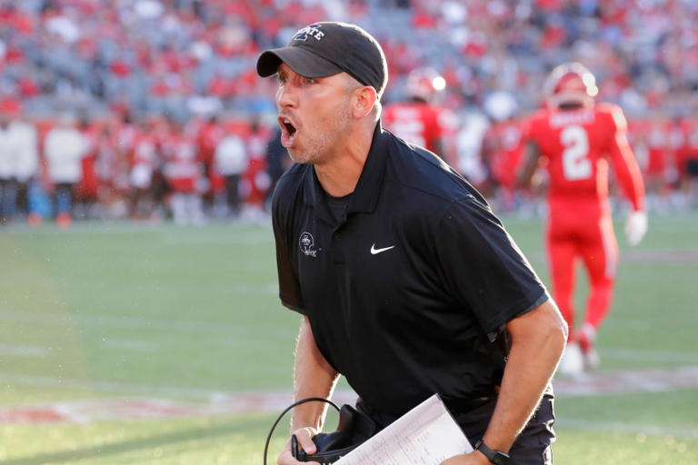 Penn State, Iowa State coach Matt Campbell have "mutual interest"