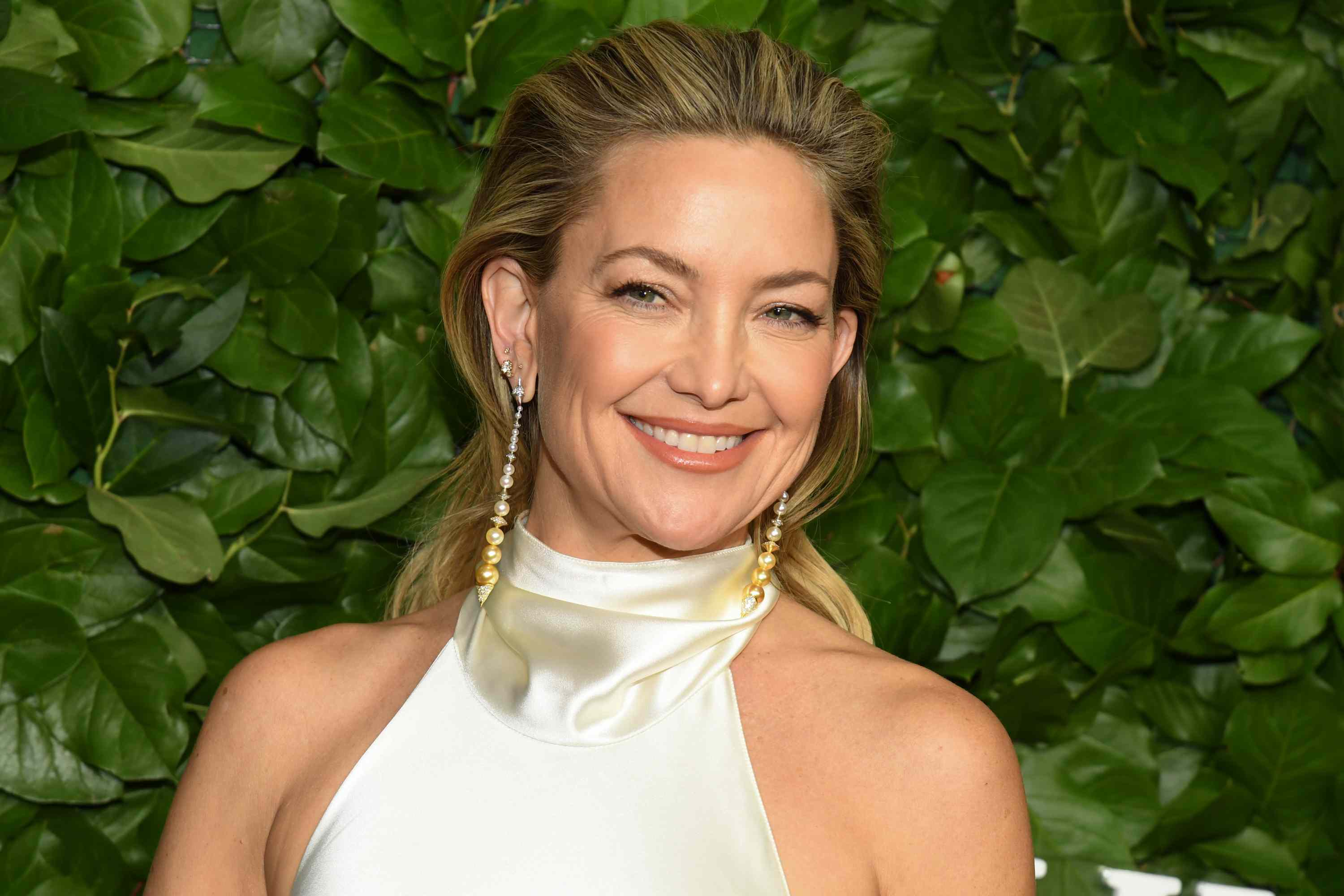 Kate Hudson's backless red sequined dress is a total optical illusion