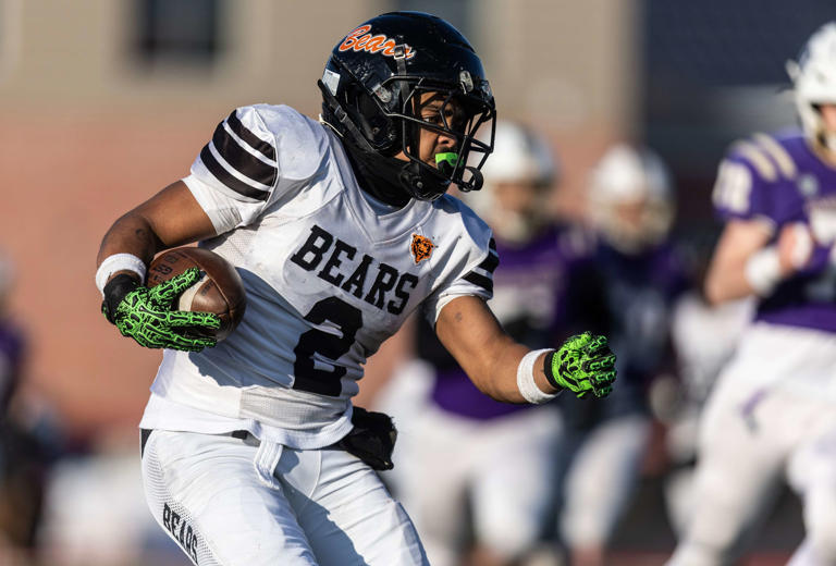 PIAA football championships: Clairton dominates Bishop Guilfoyle for 1A ...