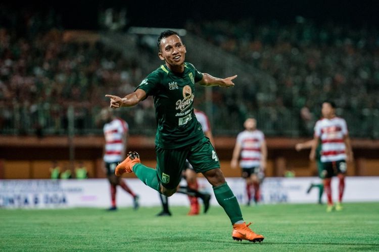 13 pemain yang pernah berseragam PSM Makassar dan Persebaya Surabaya ...