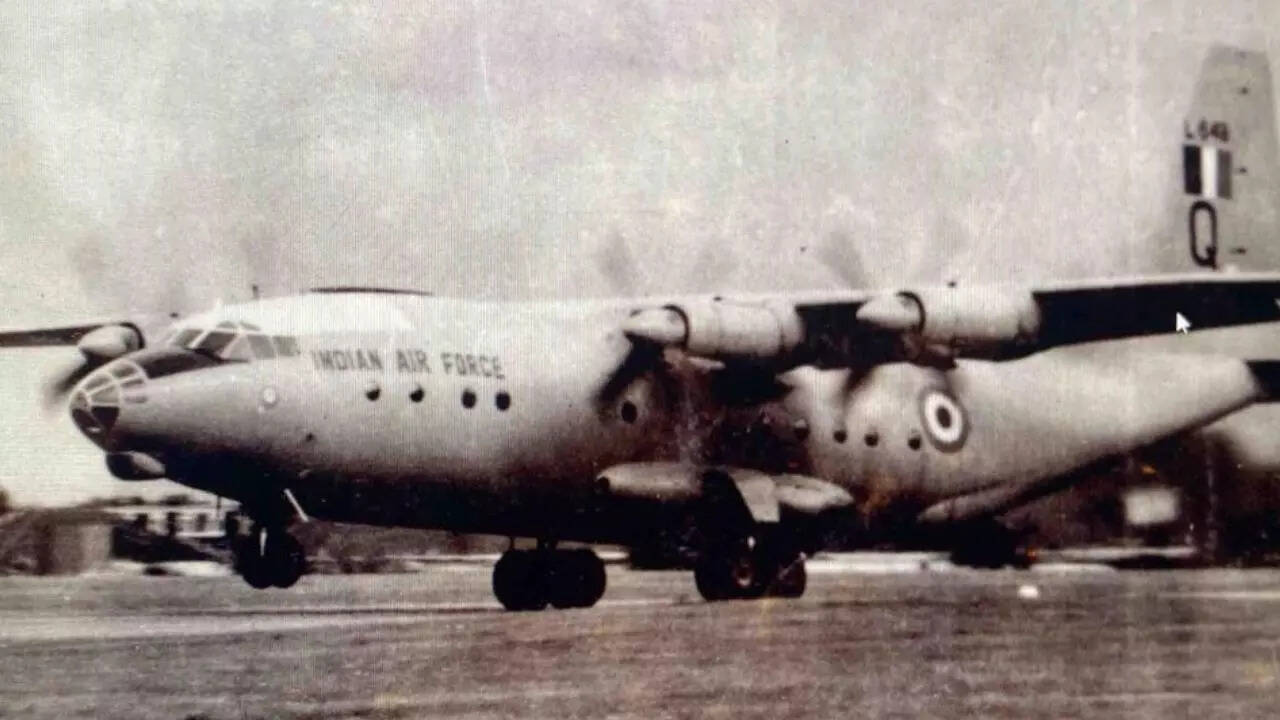 'Blinded Pakistan air's defences': IAF recalls day 3 of 1971 war ...