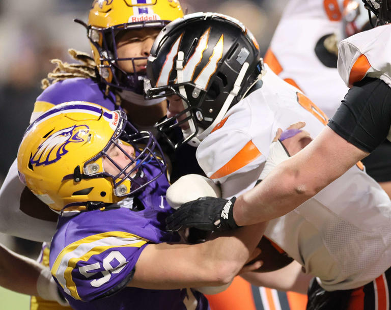 Avon chills Anderson’s offense to repeat as state football champion