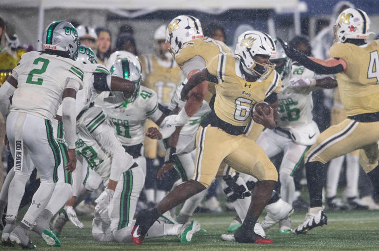 Moody earns 2nd championship in two days with Class 5A football title win