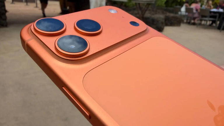 Apple removes night mode feature from iPhone 17 Pro and 17 Pro Max ...