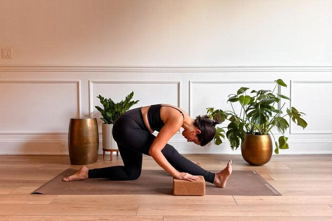 4 yoga poses that boost circulation and will keep your body warm this ...