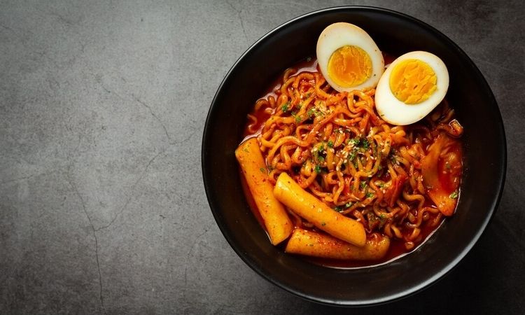 12 kuliner halal di Palembang yang ramai setiap akhir pekan