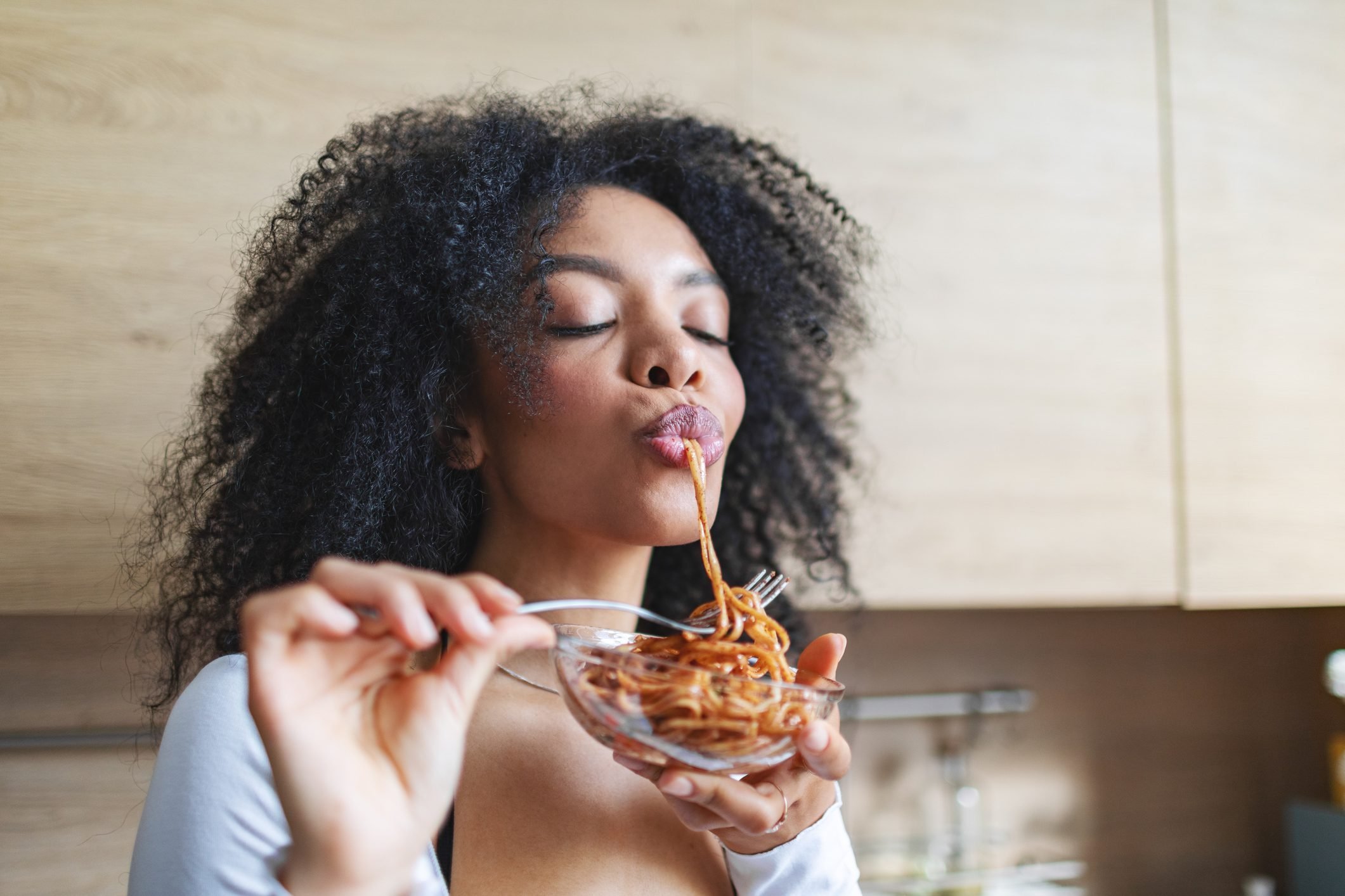 Research: Boost your metabolism and sleep by eating dinner at this time ...