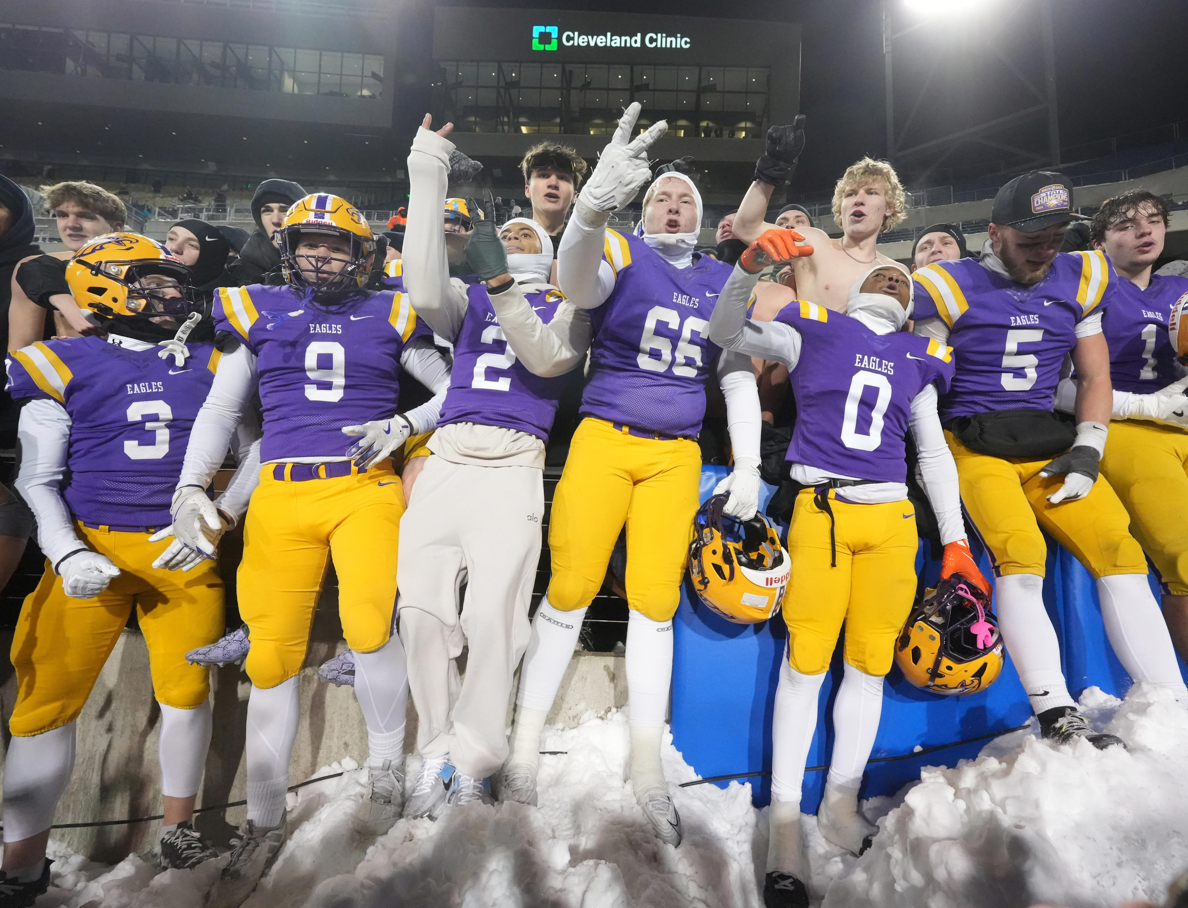 Blake Elder, son of Avon head coach, wins QB duel, OHSAA D2 title game