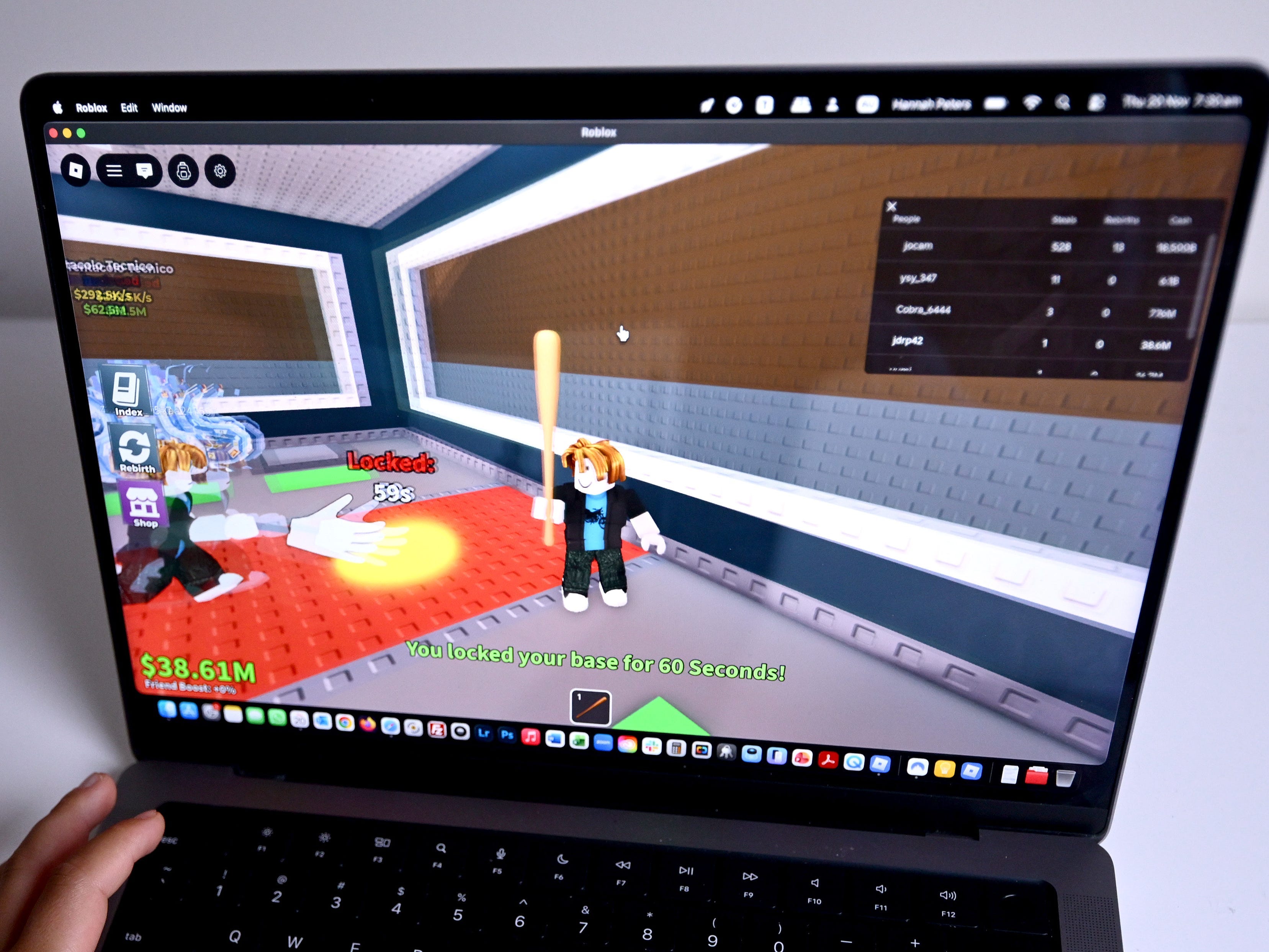 Russia is blocking Snapchat and Roblox, saying they're used for ...