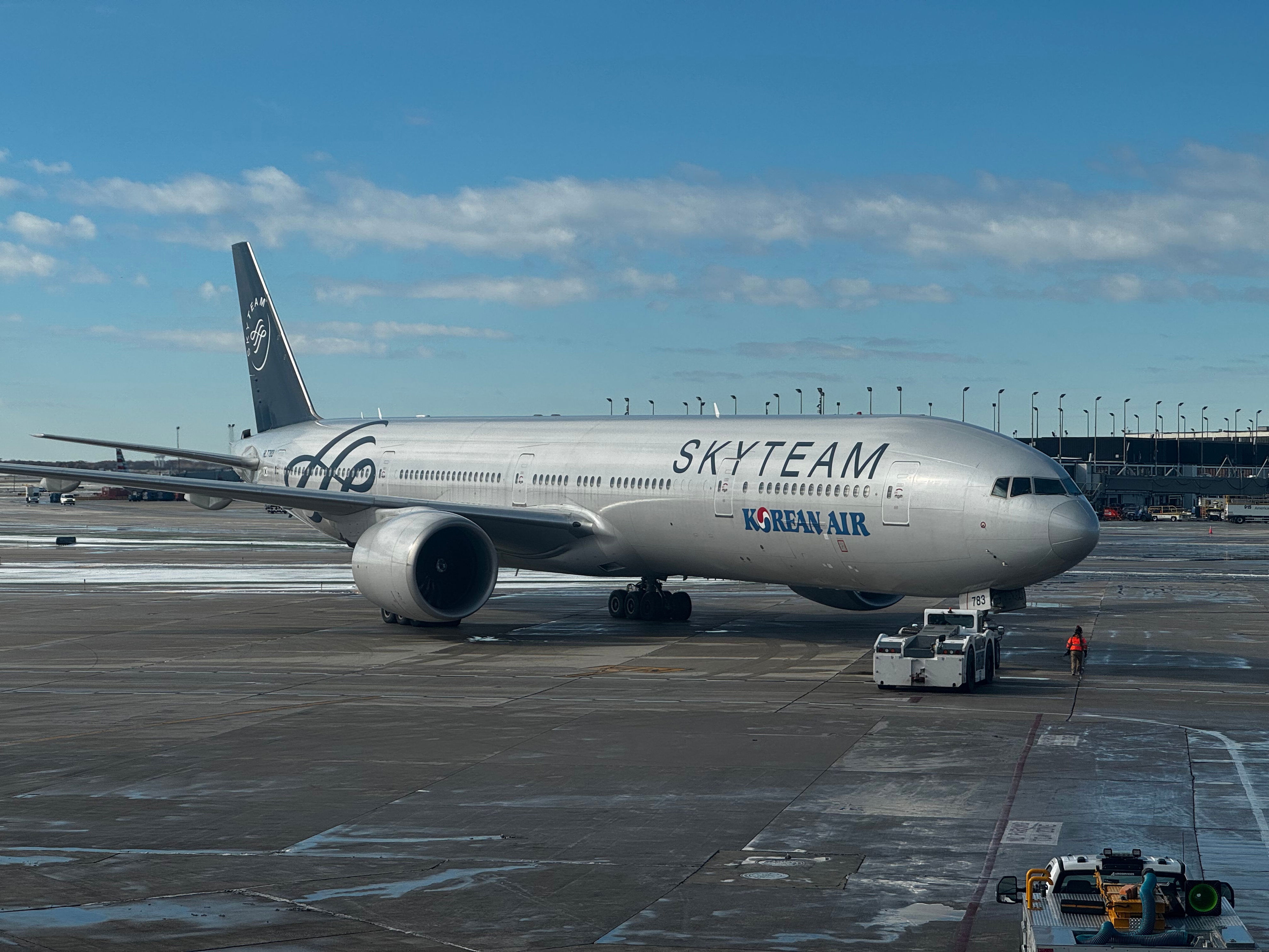 Korean Air, Asiana, and partner airlines to roll out Starlink high ...