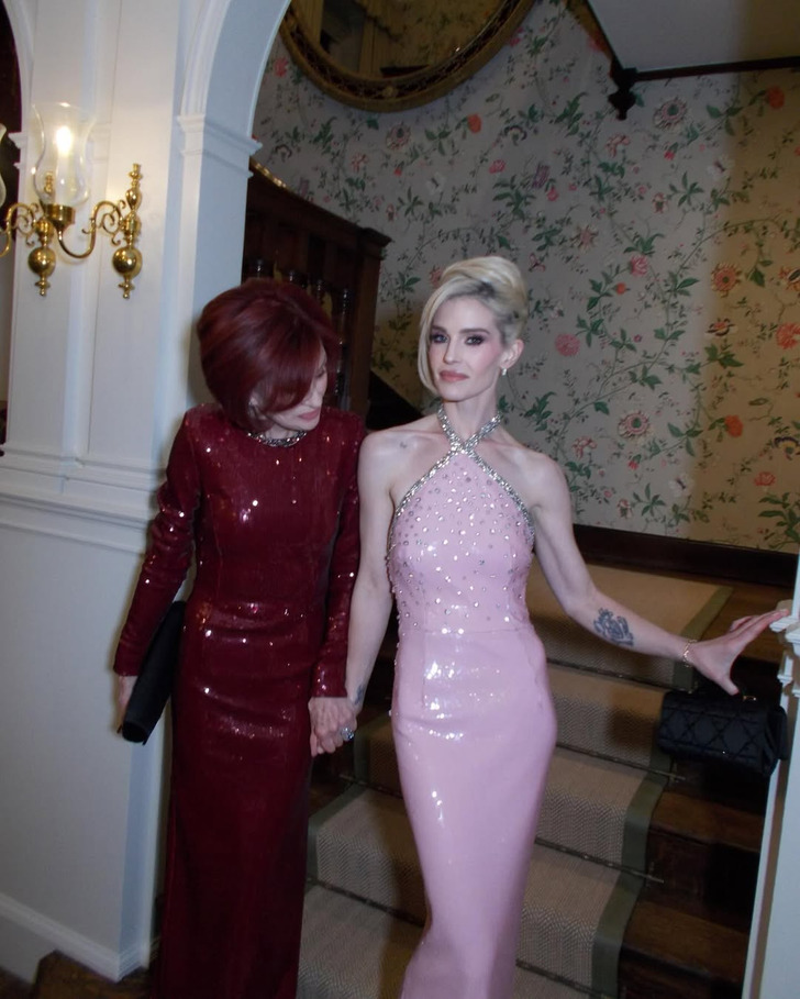 This is alarming! Sharon and Kelly Osbourne break silence with first red carpet return, fans are ...