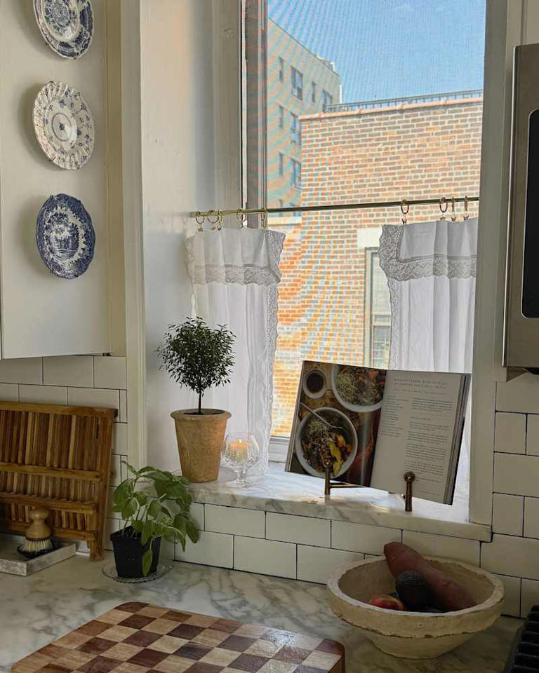 See how pillowcases instantly revamped these windows (so vintage!)