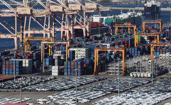 Korea's current account surplus narrows in October amid fewer working days