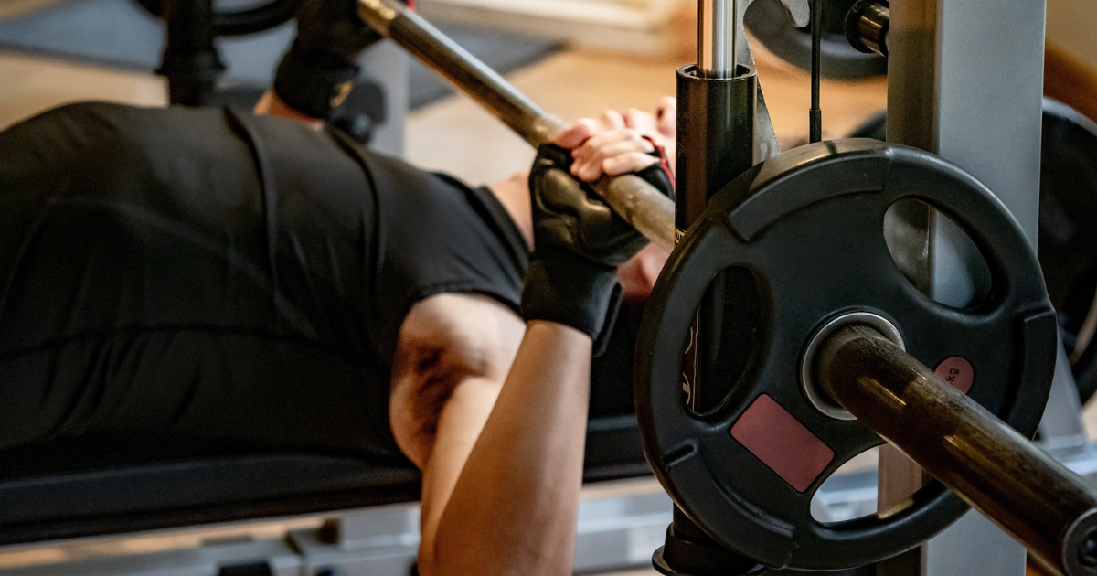 Weightlifter dies after barbell falls on his chest during workout