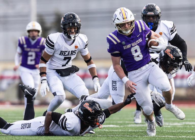 PIAA football championships: Clairton dominates Bishop Guilfoyle for 1A ...