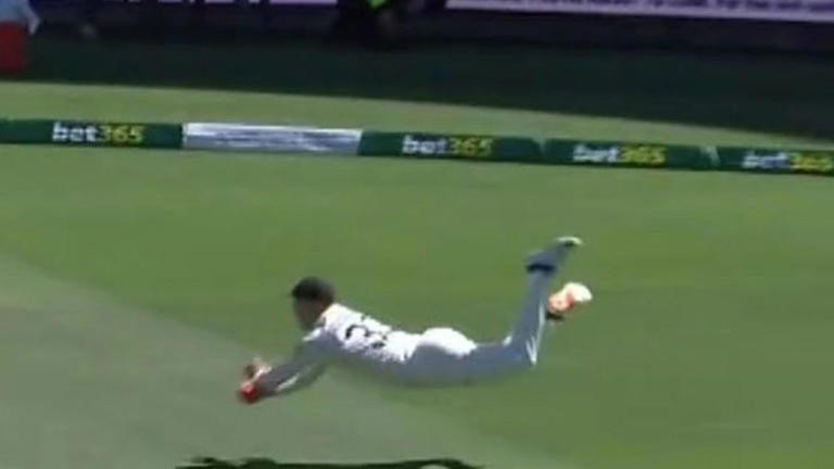 AUS vs ENG: Marnus Labuschagne takes one-handed diving catch to ...