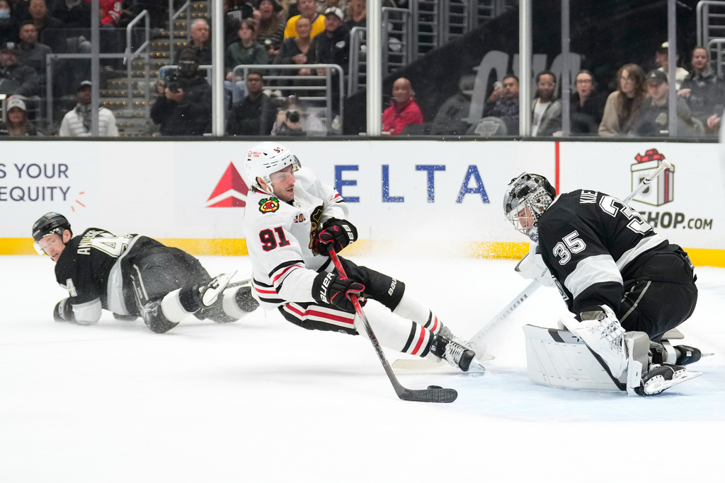 Connor Bedard scores for 3rd straight game, Blackhawks hold off Kings 2-1