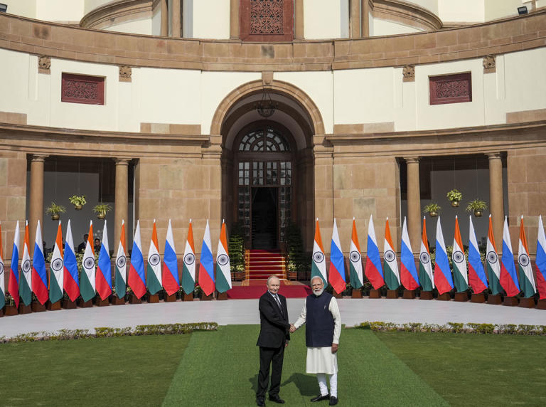 India not neutral, it is on side of peace: PM Modi to Putin on Ukraine ...